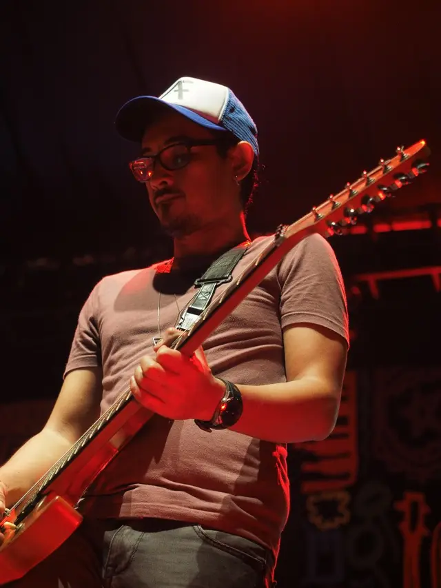 Adnil Eks Base Jam Mantap Jadi Solois, Luncurkan Single Sumarah ...