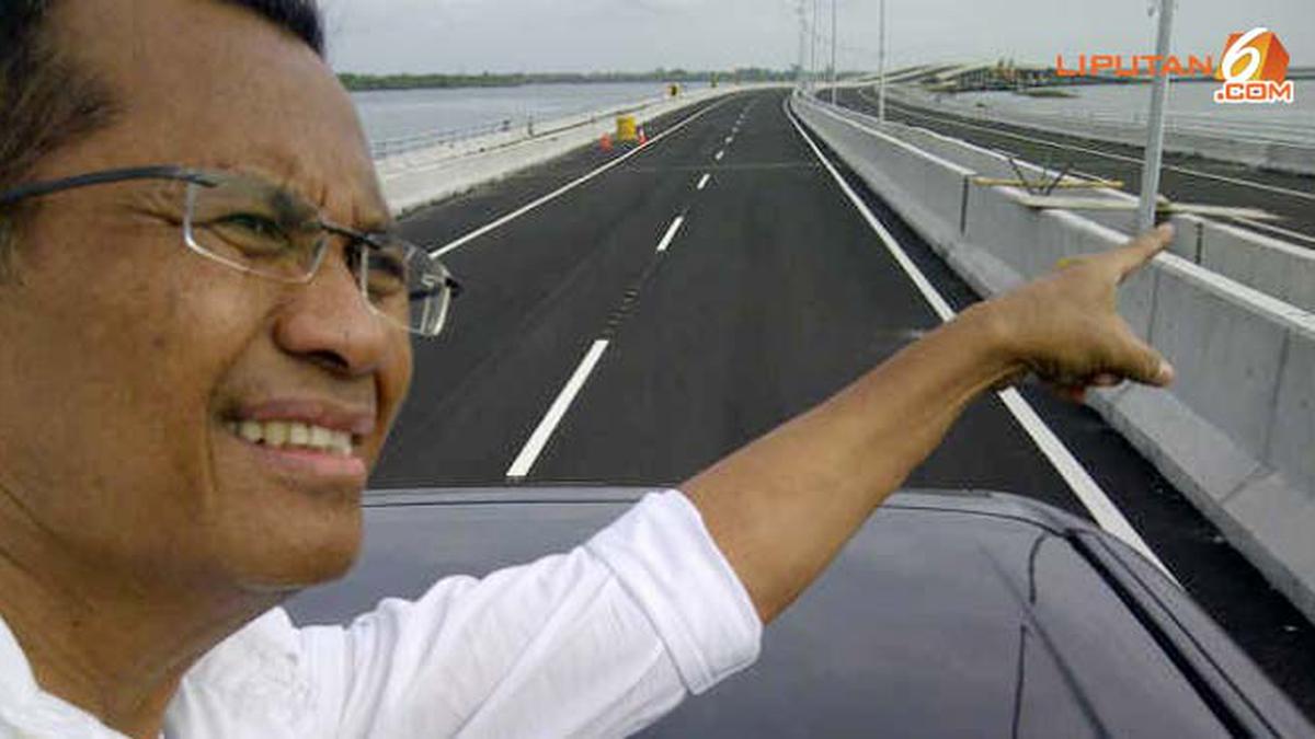 Dahlan Uji Coba Jalan Tol Atas Laut Pertama di Indonesia - Bisnis ...