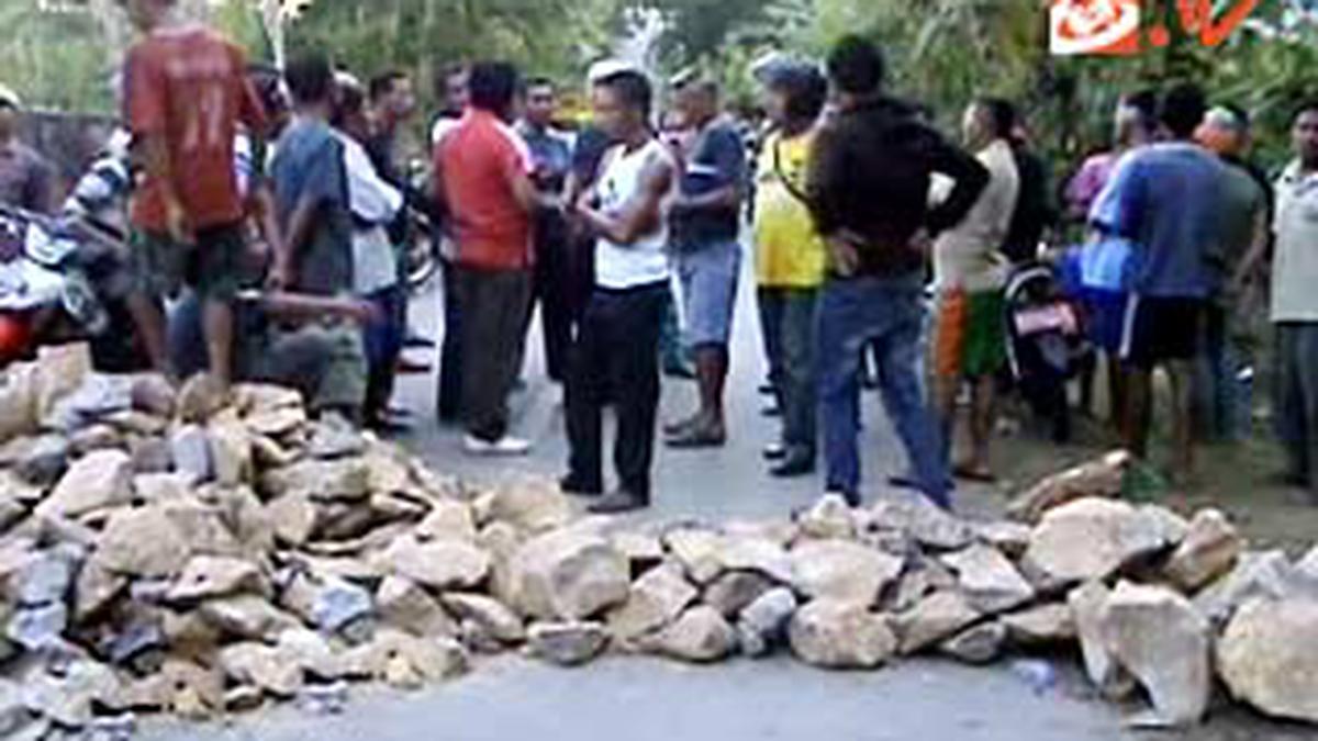 Bentrok di Bima, Satu Warga Kritis - News Liputan6.com