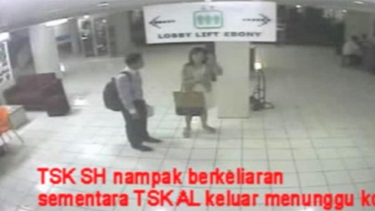 Inilah CCTV Detik-Detik Pembunuhan Holly Anggela - Video Liputan6.com