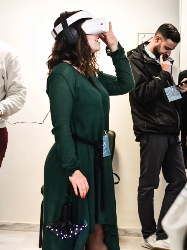 Makin Canggih, Dokter Bedah Pakai VR Meta Quest 2 untuk Bantu Operasi Pasien - Tekno Liputan6.com