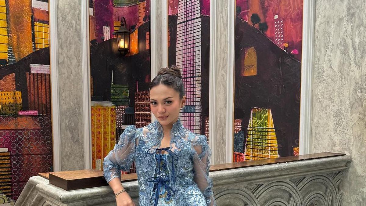 Tampil Anggun dengan Kebaya Modern: Inspirasi dari Amel Carla sampai ...