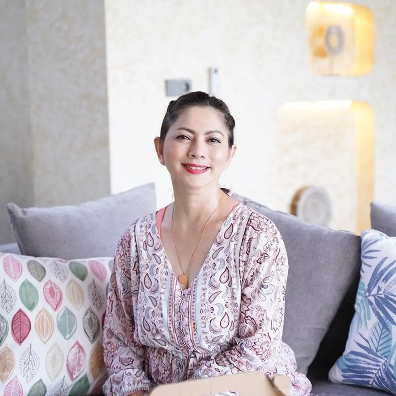 Masih Eksis Sampai Sekarang, 10 Potret Cut Keke yang Terlihat Awet Muda di Usia Hampir 50 Tahun