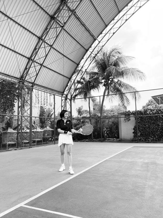 6 Potret Caca Tengker saat Main Tenis, Bak Atlet Profesional