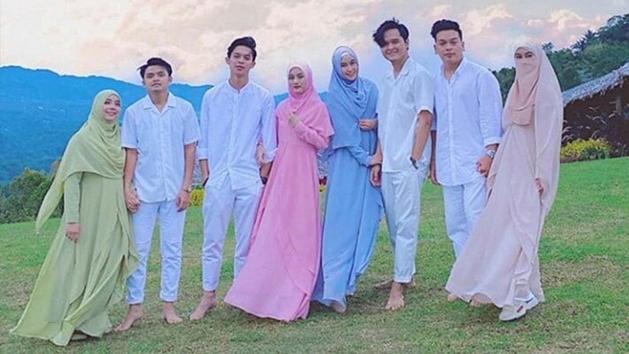 7 Potret Kebersamaan Personel Adam Musik dengan Istri, Kompak Banget
