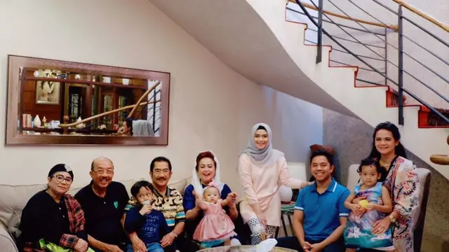 Lama Vakum dari Dunia Hiburan, Ini 6 Potret Terbaru Sheza Idris - Hot Liputan6.com