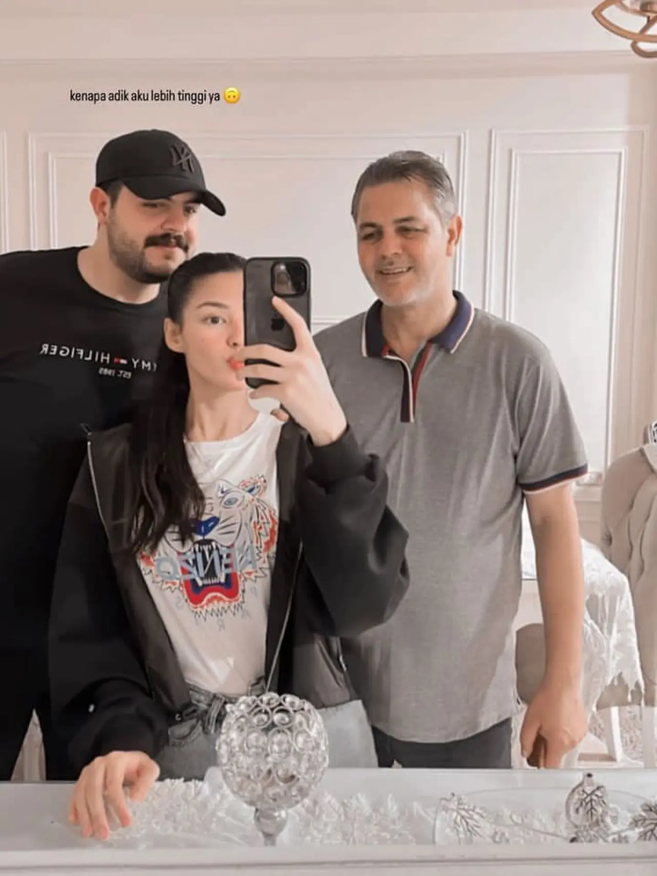 Bertemu Sang Ayah Lagi Usai 4 Tahun, Ini 7 Momen Susan Sameh Pulang ...