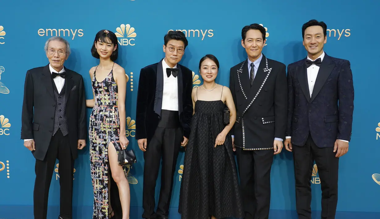 Lee Jung Jae Tampil di Emmy Awards 2022, Gandeng Lim Se Ryung Sang ...