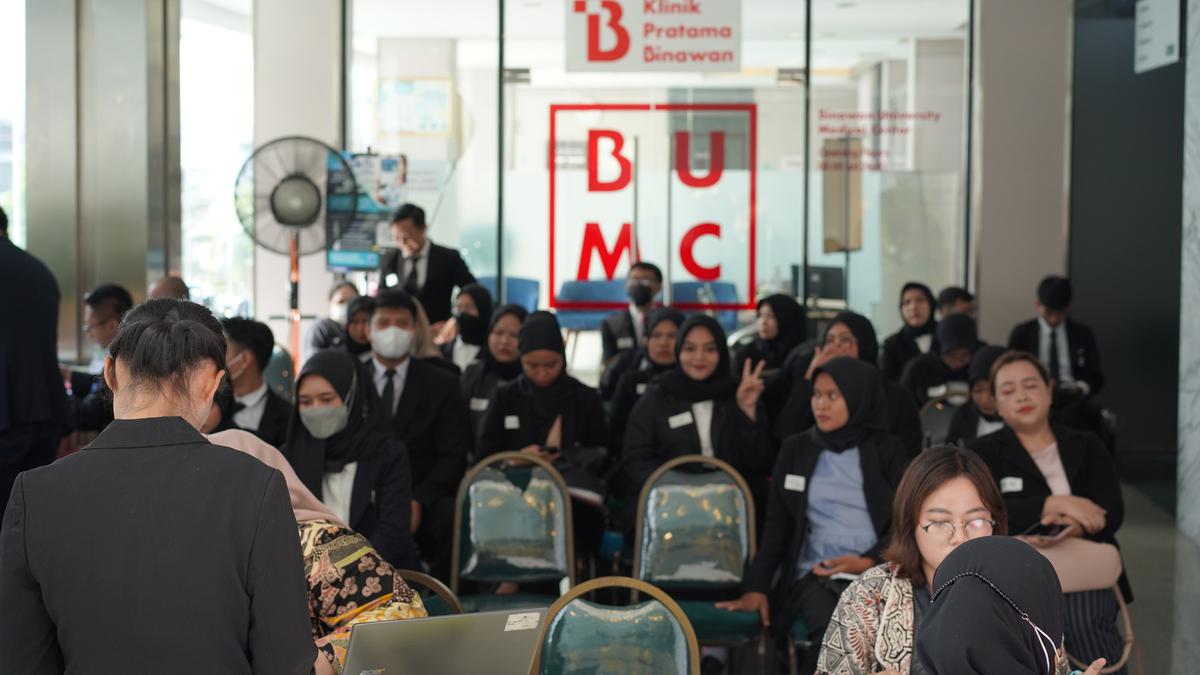 113 Perawat Lulusan Binawan Siap Berangkat ke Singapura - Regional ...