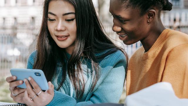 27 Game Berdua HP Online dan Offline, Rekomendasi Seru Isi Waktu Luang