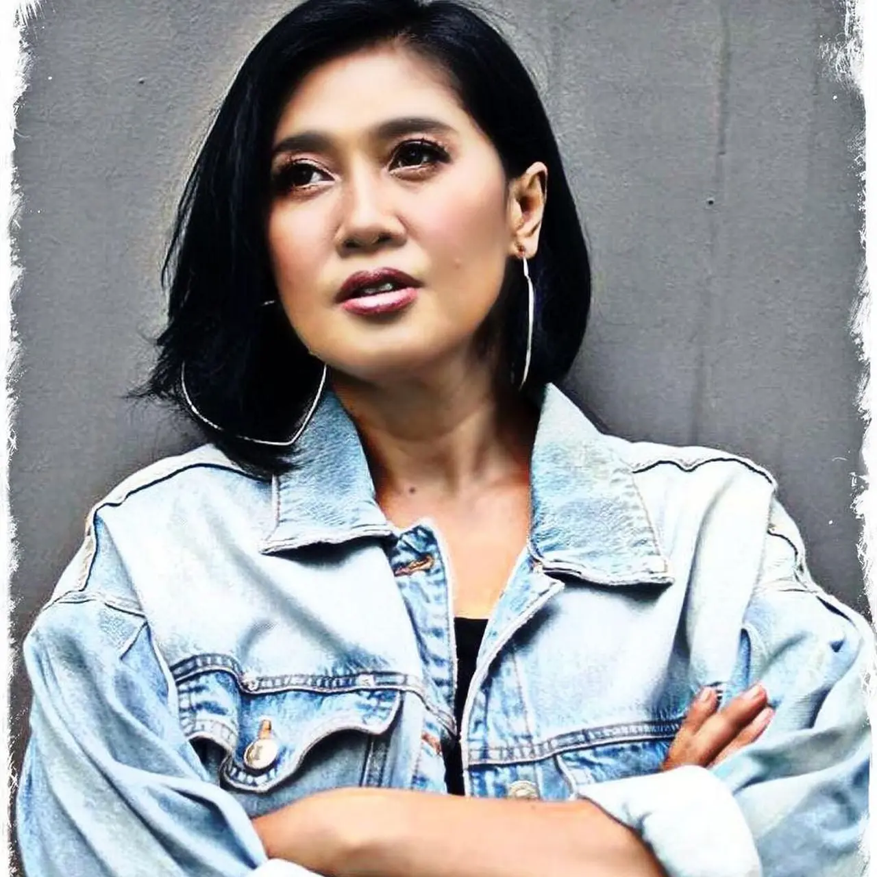 7 Potret Terbaru Erie Suzan, Pedangdut Senior yang Makin Cantik di Usia ...