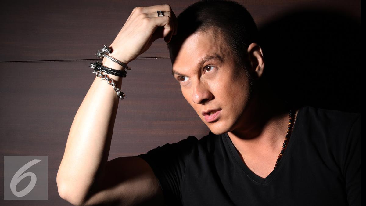 Begini 3 Potret Nyeleneh Bertrand Antolin - ShowBiz Liputan6.com