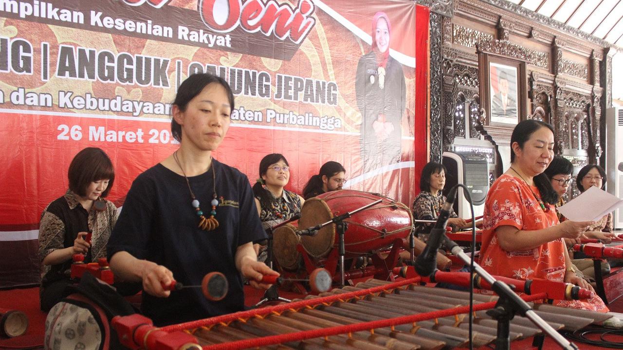 Mengenal Alat Musik Calung, Warisan Bunyi Tradisional Mengakar Dalam ...