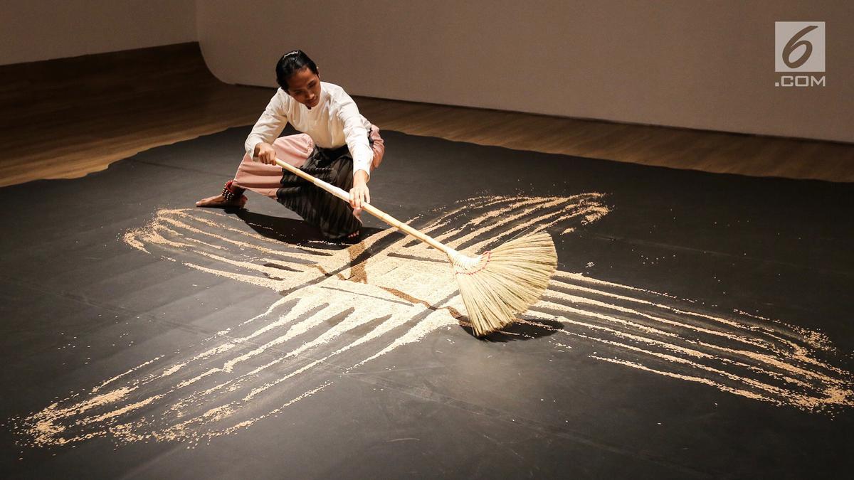 FOTO: Tiga Seniman Asia Pamerkan 70 Karya Seni di Museum MACAN - Foto ...