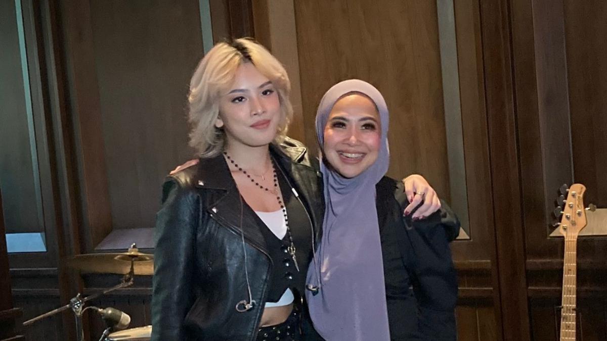 Audi Kirana Anak Feni Rose Remake Lagu Seberkas Cahaya Milik Nike ...