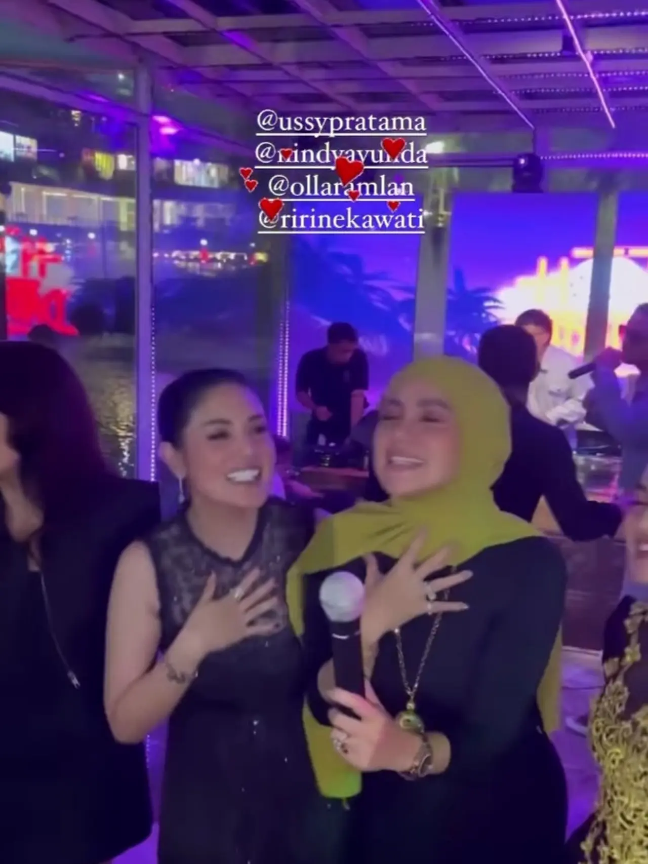 6 Momen Olla Ramlan Peluk Cium Nindy Ayunda di Pesta Elena Lubis, Sudah ...