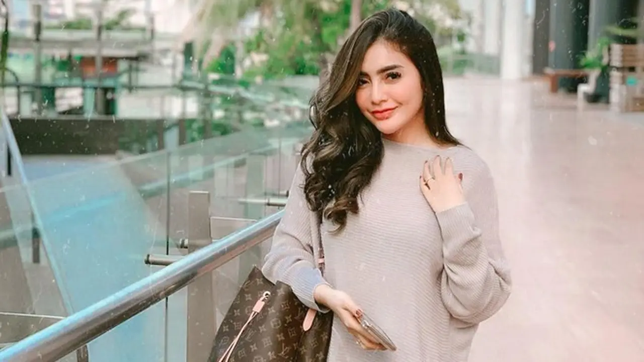 8 Potret Mesya Thalib, Kakak Ipar Taqy Malik yang Tengah Jadi Sorotan - Hot Liputan6.com