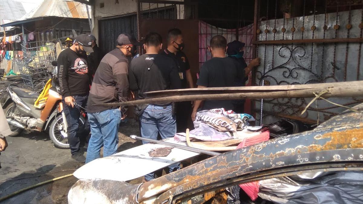 Polisi Bongkar Aktivitas Penimbunan BBM Ilegal di Lokasi Kebakaran di Ogan Ilir - Regional ...