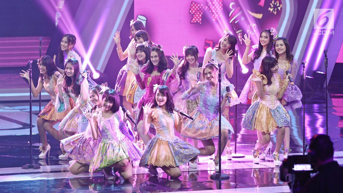 Lagu JKT48 'Benang Sari, Putik, dan Kupu-Kupu Malam' Trending di ...