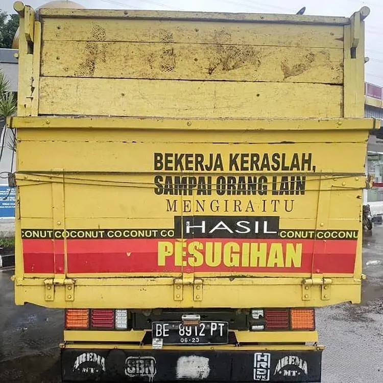 Tulisan Receh di Truk Ini Sukses Hilangkan Bete di Kemacetan, Ada yang ...