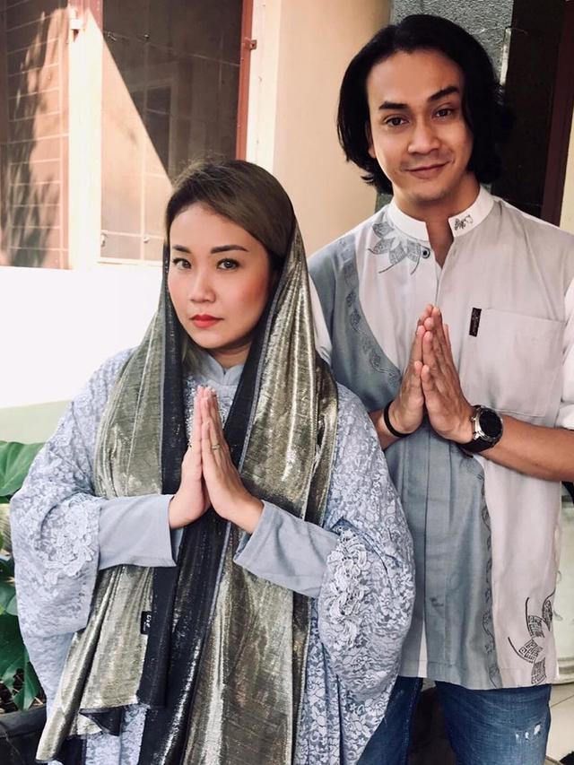 7 Potret Kemesraan Dimaz Andrean Bersama Istri yang Jarang Disorot ...