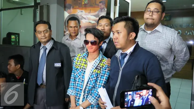 Reza Pahlevi Ngaku Diancam Indra Bekti - ShowBiz Liputan6.com