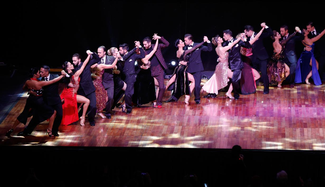 FOTO: Entakan Intim Para Penari di Kejuaraan Tango Dunia - Foto ...