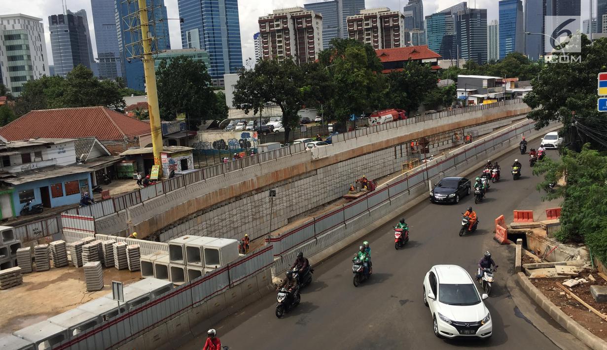 FOTO: Molor, Begini Progres Proyek Underpass Mampang-Kuningan - Foto ...