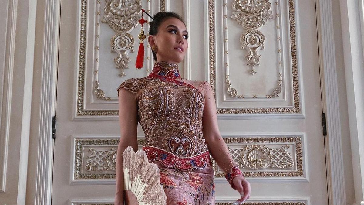 6 Inspirasi Cheongsam dari Selebritas Ternama untuk Gaya Fashion Imlek ...