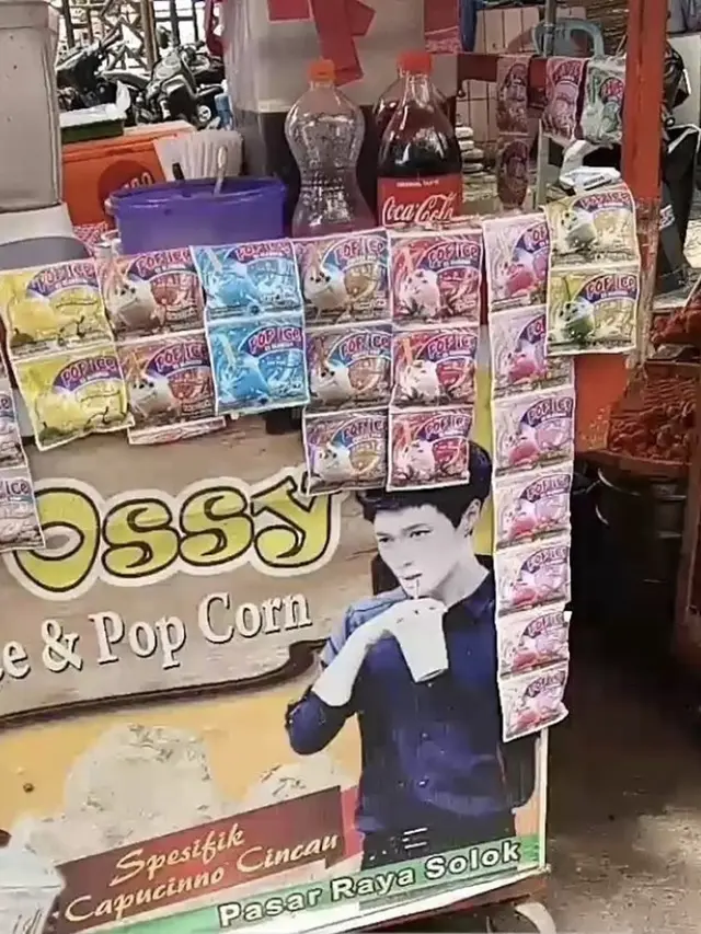 6 Spanduk Promo Jualan Ini Terinspirasi dari Idol K-Pop, Bikin Ngakak ...