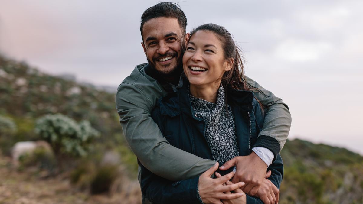 5 Tanda Pria yang Menyukaimu dengan Cinta Sangat Dalam