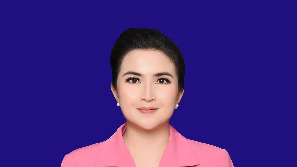 7 Potret Kadek Devie Ratu FTV Kini Jadi Ibu Bhayangkari, Anggun dan ...