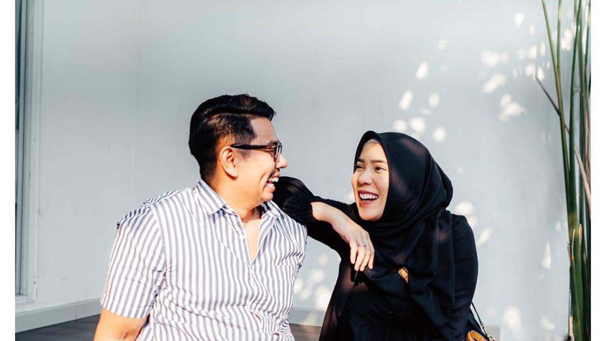 Fitri Tropica Melahirkan Anak Pertama - ShowBiz Liputan6.com