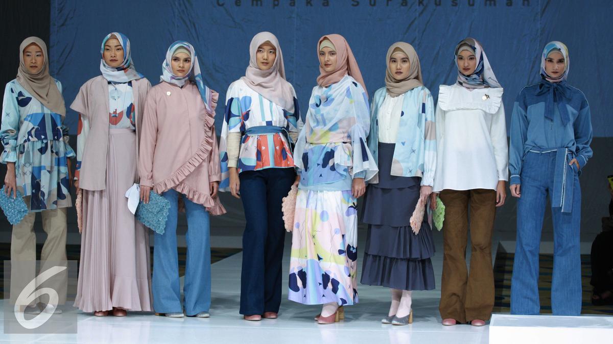 Ria Miranda Tampilkan 5 Koleksinya di Trend Show 2017 - Foto Liputan6.com
