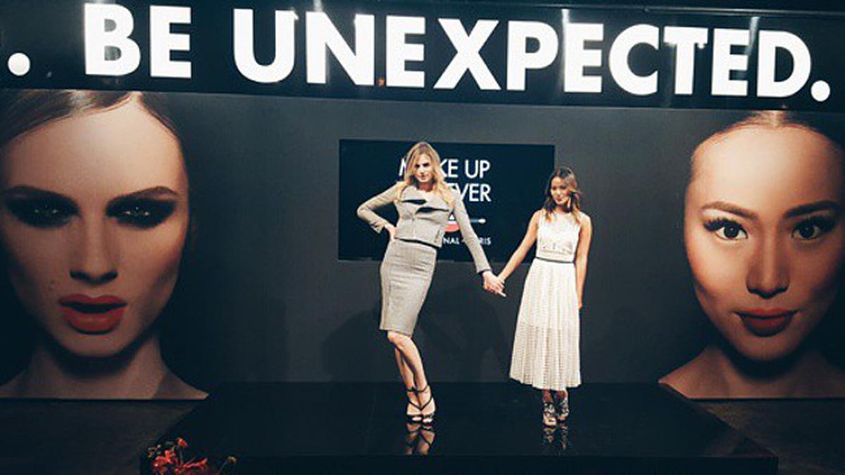 Model Transgender Andreja Pejic Bintangi Iklan Make Up For Ever