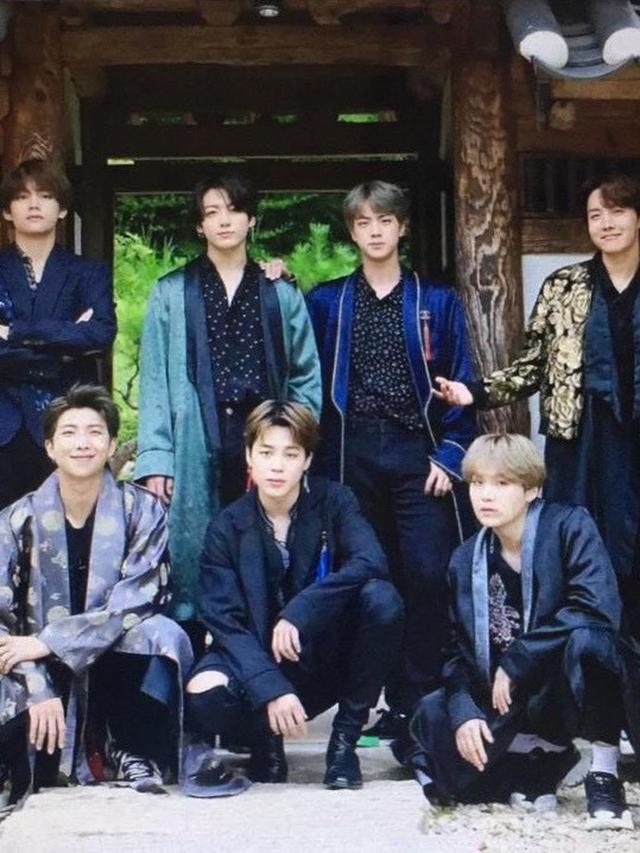 Begini 5 Tampilan BTS dalam Balutan Baju Khas Korea, Hanbok - Fashion ...