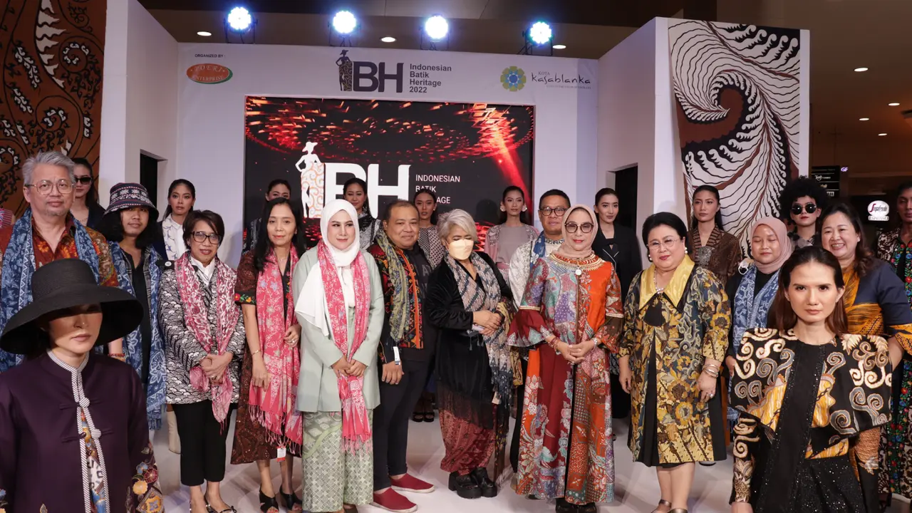 Peringati Hari Batik Nasional, Kota Kasablanka Gelar Pameran Batik ...