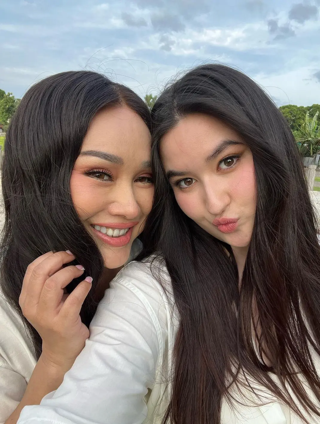 Potret Stephanie Poerti Umumkan Pertunangannya dengan Sang Kekasih ...