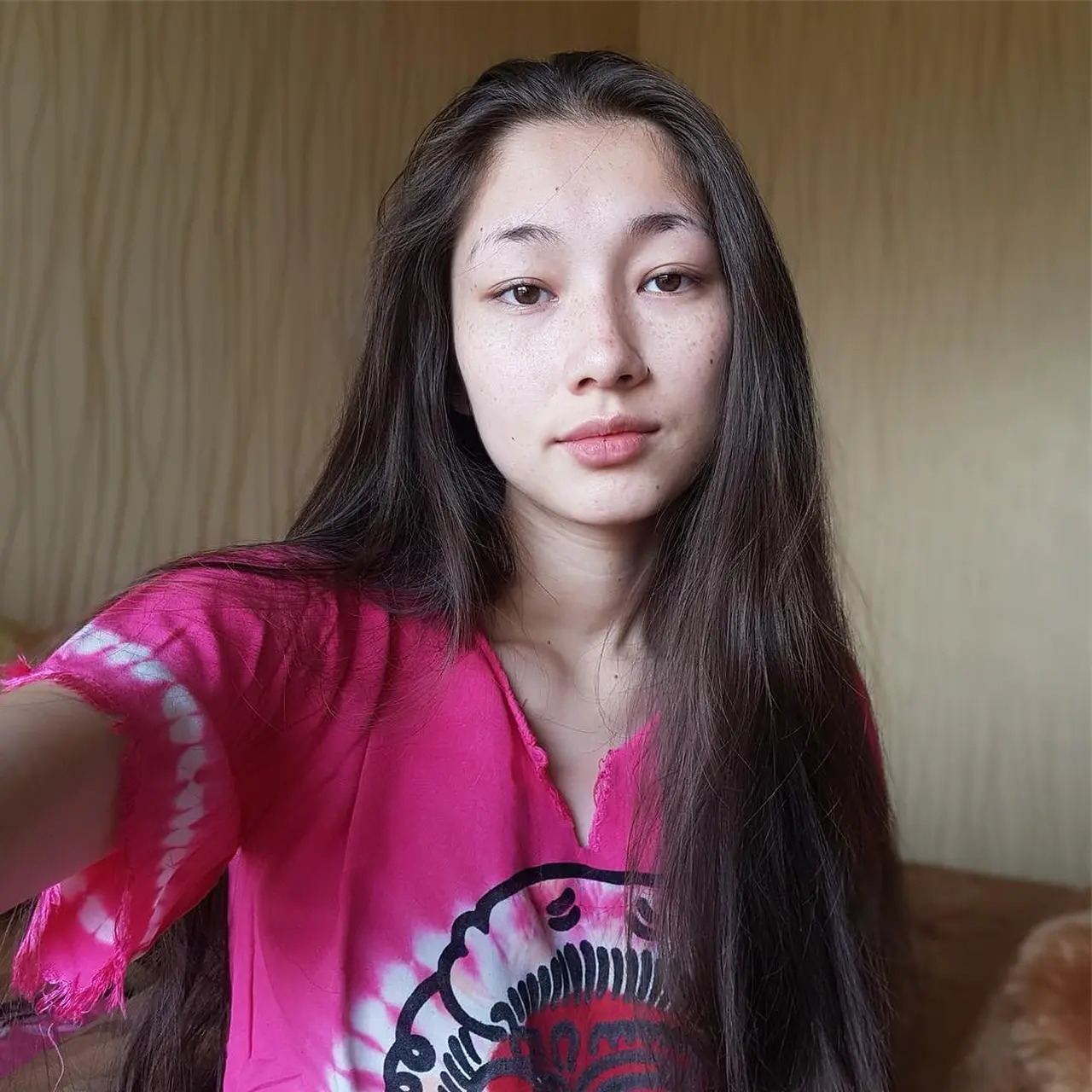 6 Potret Devina Aureel Tampil Tanpa Makeup, Curi Perhatian - Surabaya Liputan6.com