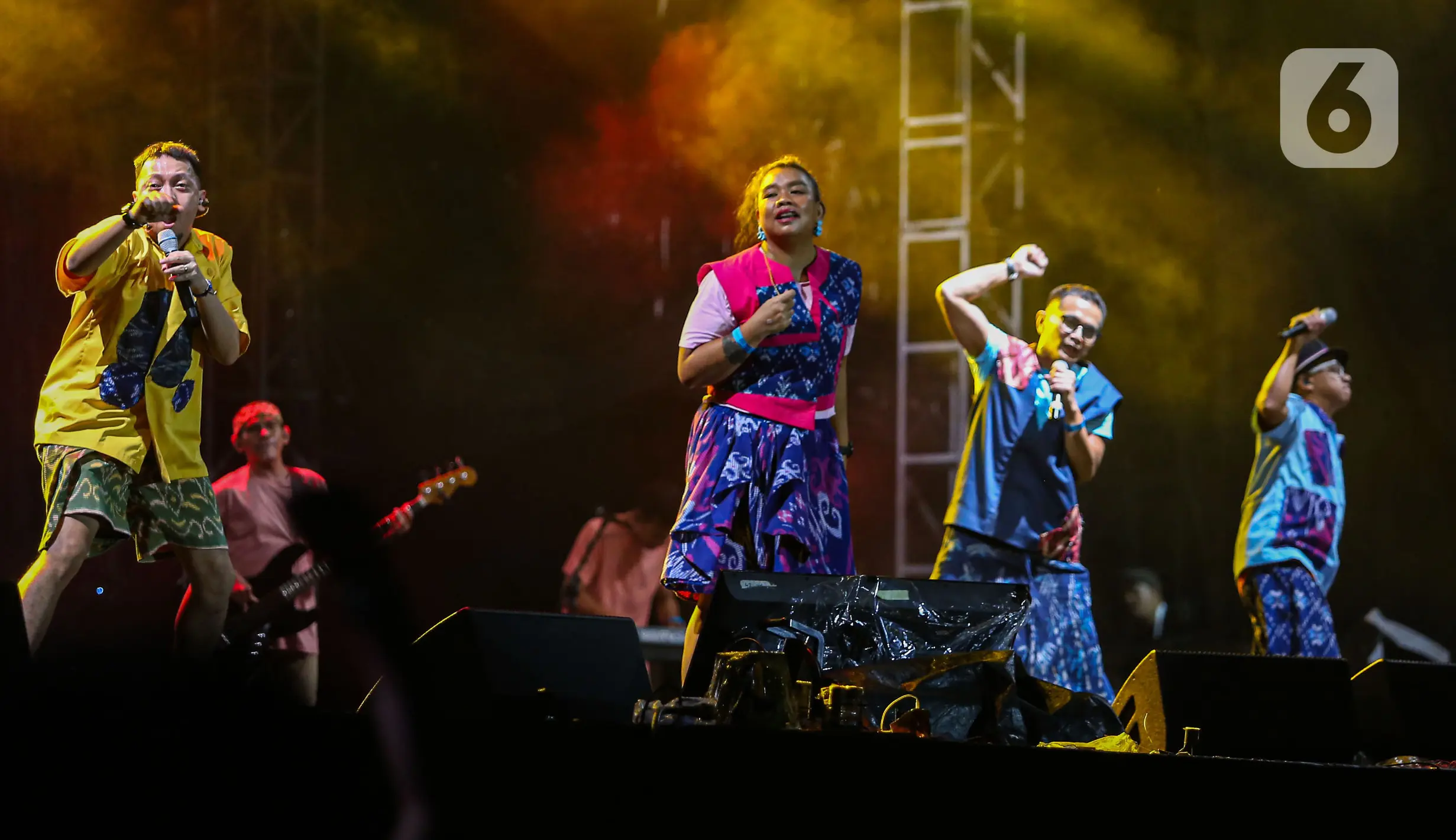 Project Pop Bikin Titik Kumpul Festival 2024 Bergoyang Duyu - Foto ...