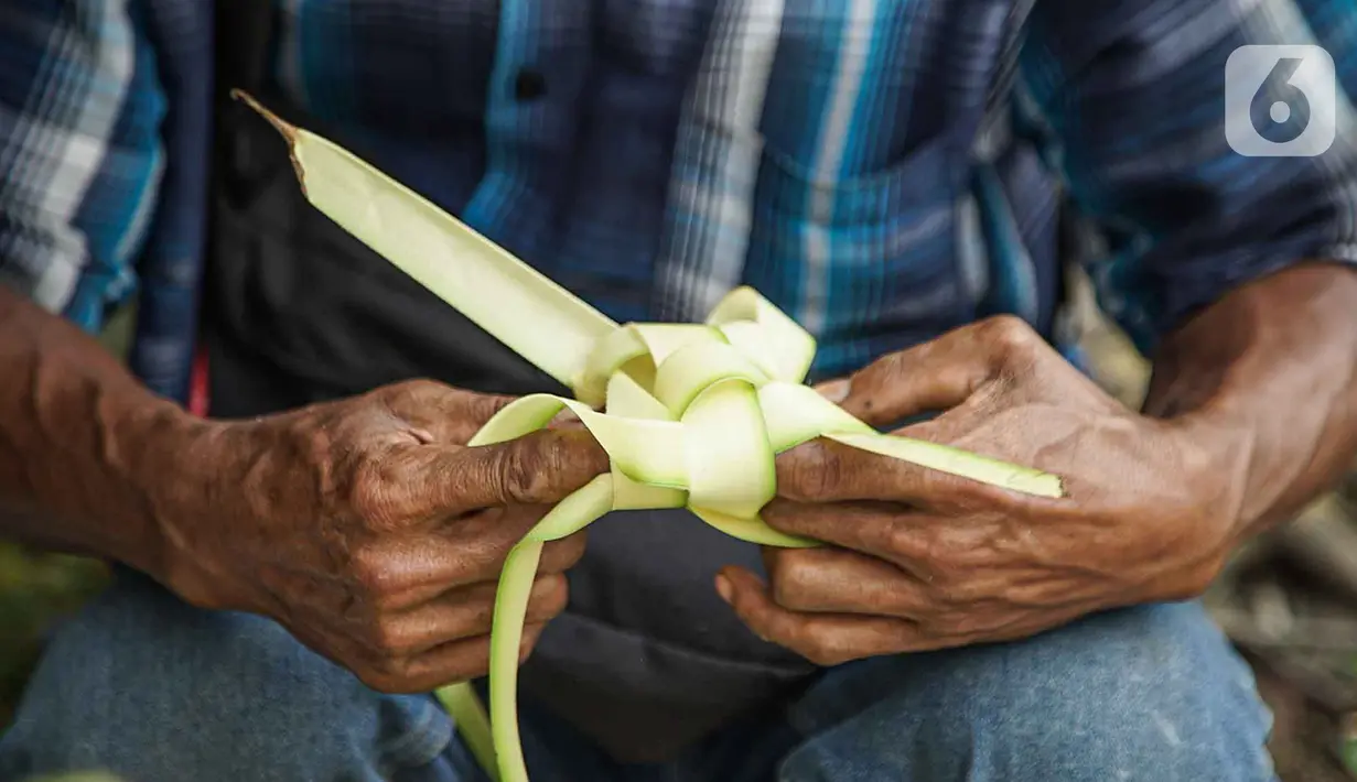 Foto Penjualan Kulit Ketupat Lebaran Foto