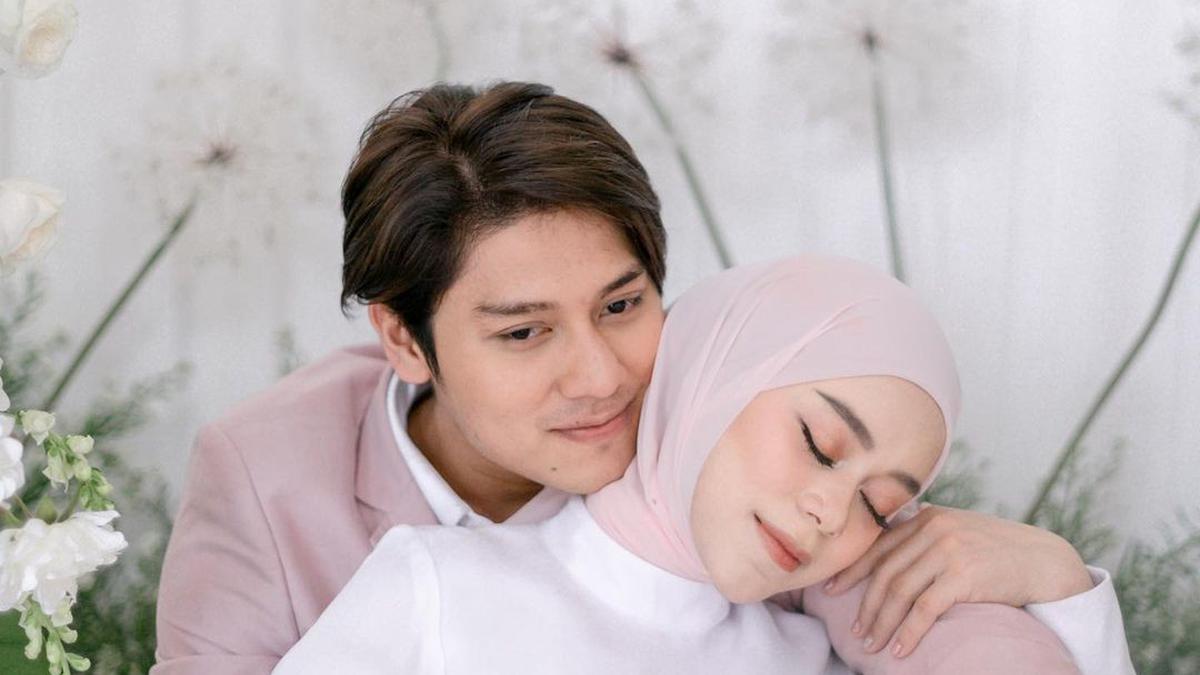 5 Potret Lesti Kejora-Rizky Billar Berenang Bareng, Tampak Bahagia dan Santai Dilihat Warga ...