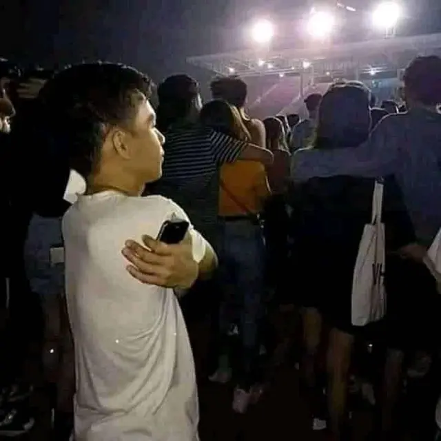 8 Potret Sedih Orang Jomblo Jadi 'Obat Nyamuk' Ini Kasihan - Hot ...