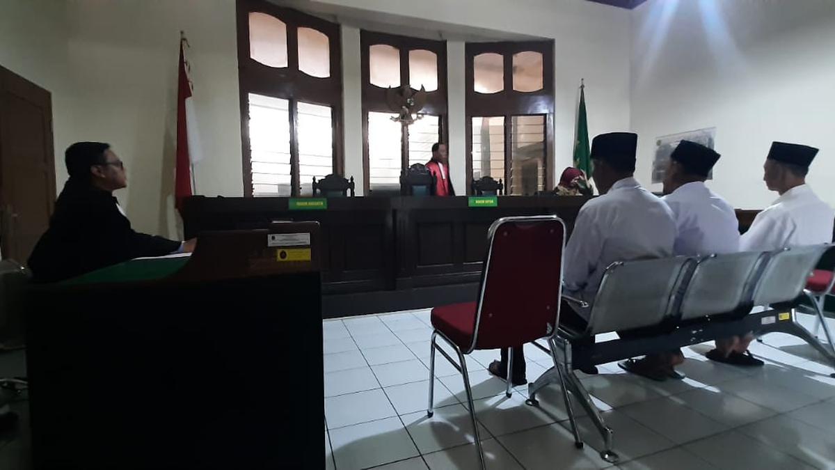 Jukir Keroyok Anggota Satpol PP Kota Bandung, 3 Tersangka Jalani Sidang - Regional Liputan6.com