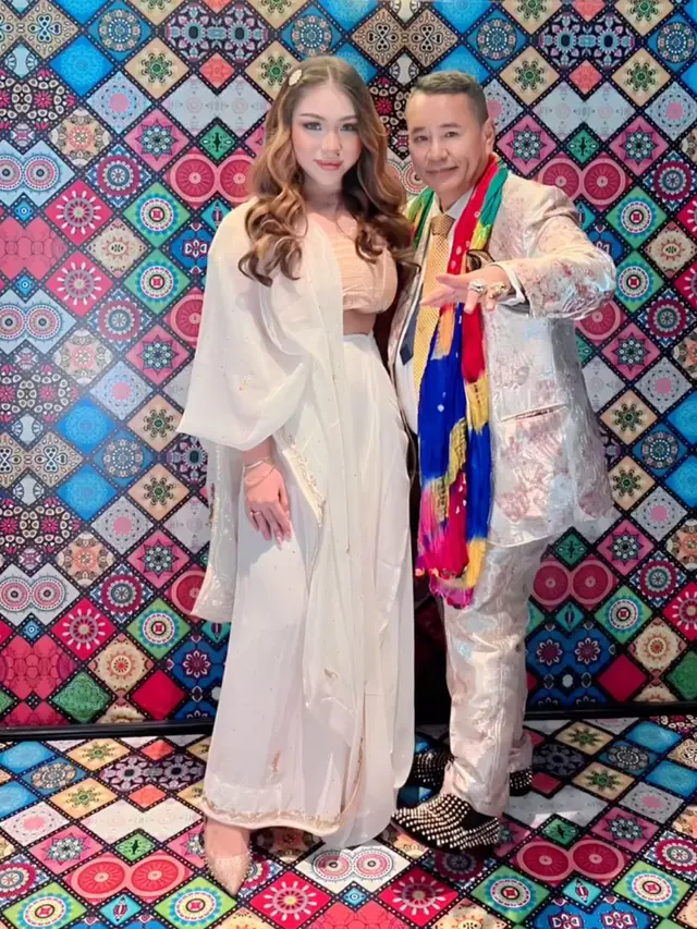 Reaksi Hotman Paris Saat Outfit-nya di Diwali Party MD Pictures Disorot ...