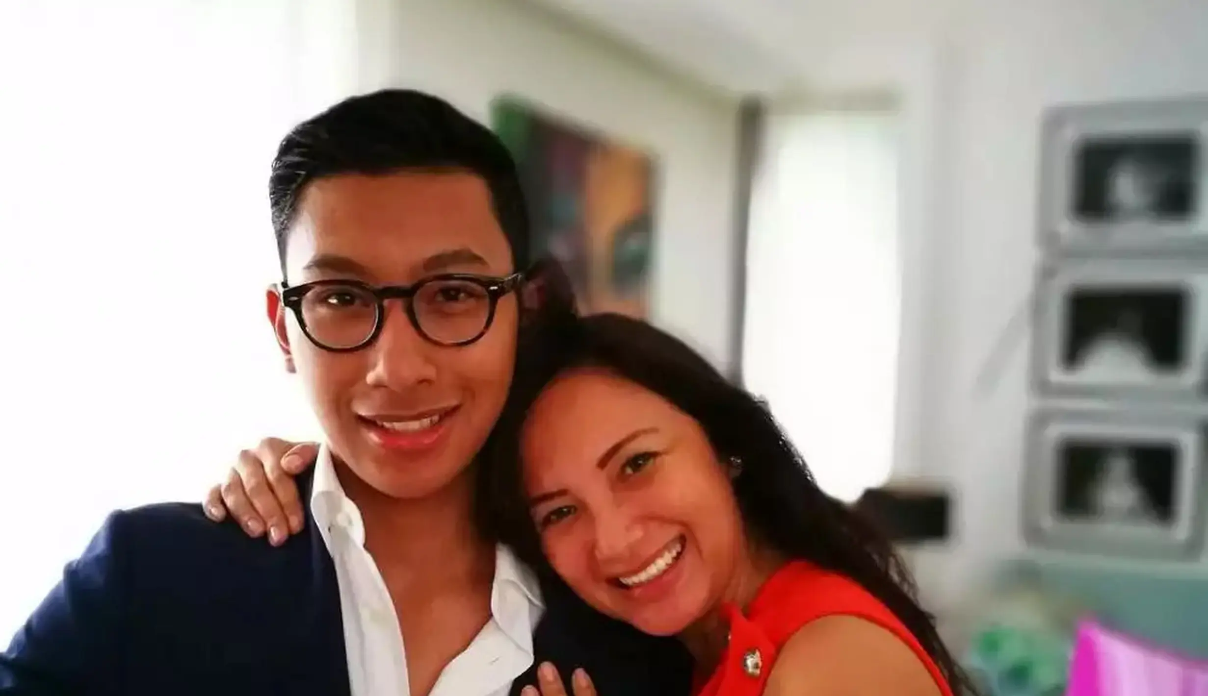 Potret Kebersamaan Tata Cahyani dan Darma Mangkuluhur, Disebut Pacaran dengan Brondong - Photo ...