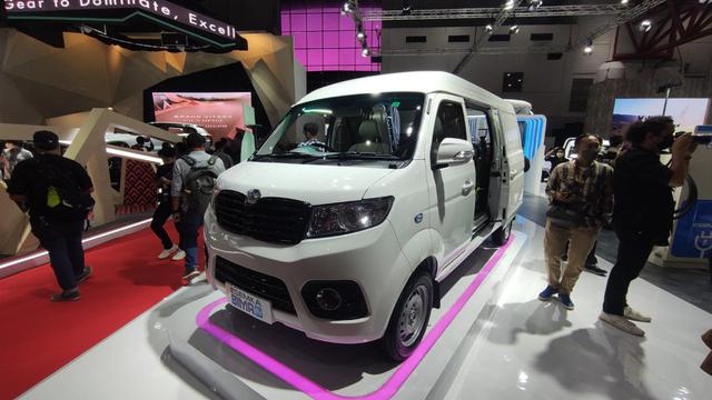 Galeri Foto Mobil Listrik Esemka Bima EV di IIMS 2023 - Otomotif ...