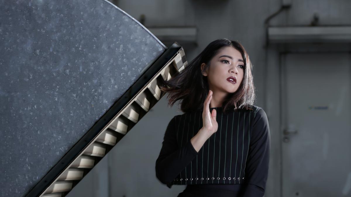 Keseruan Indah Dewi Pertiwi Jelajahi DWP 2015 - Entertainment Fimela.com