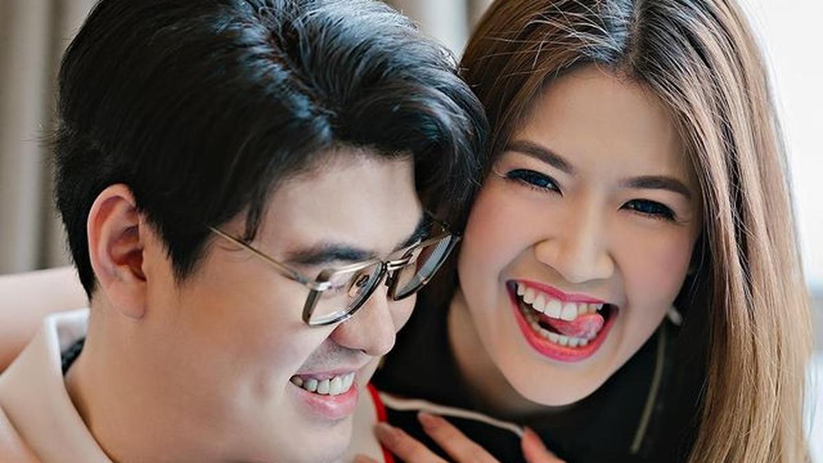 Sempat Terhalang Restu, Potret Keharmonisan Keluarga Asty Ananta dan ...