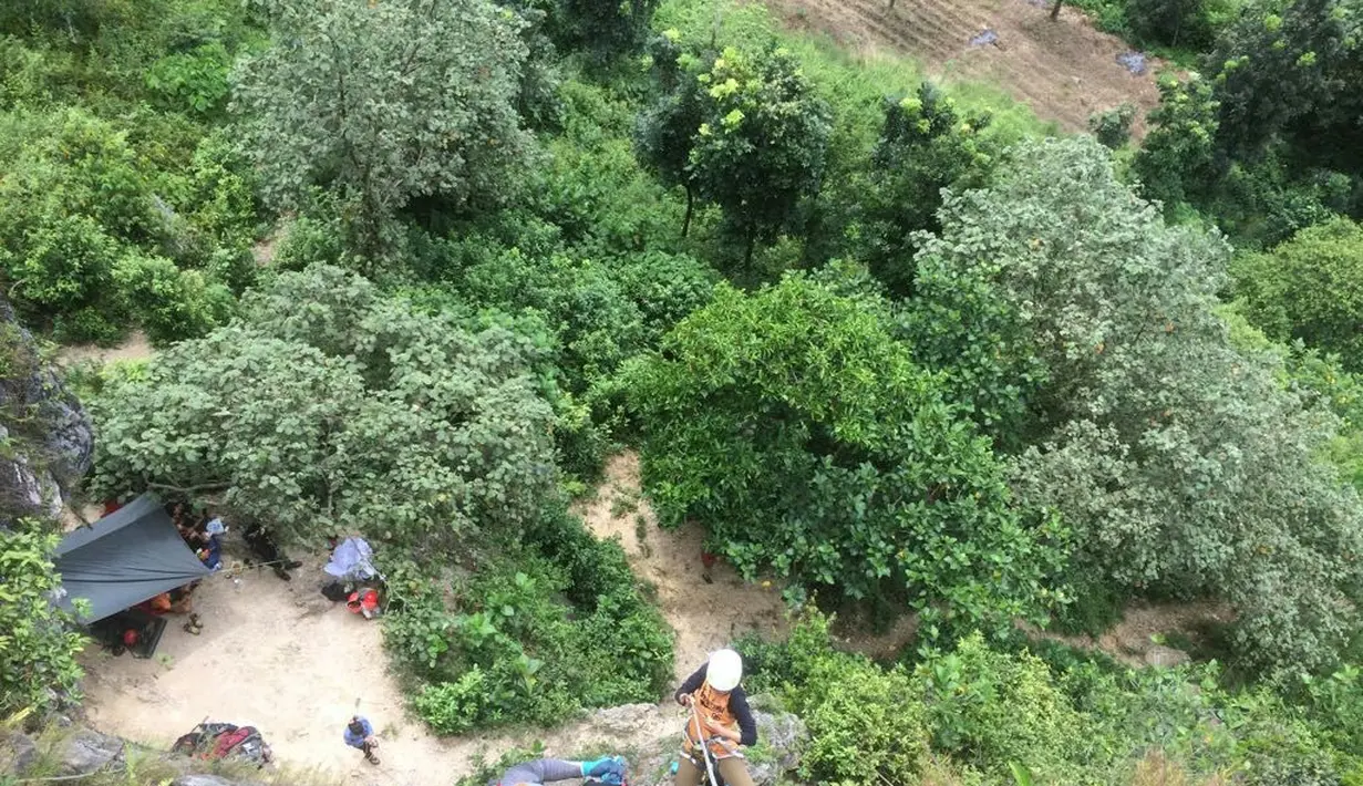 FOTO: Pendakian 7 Gunung Tertinggi di Indonesia dalam 100 Hari - Foto ...